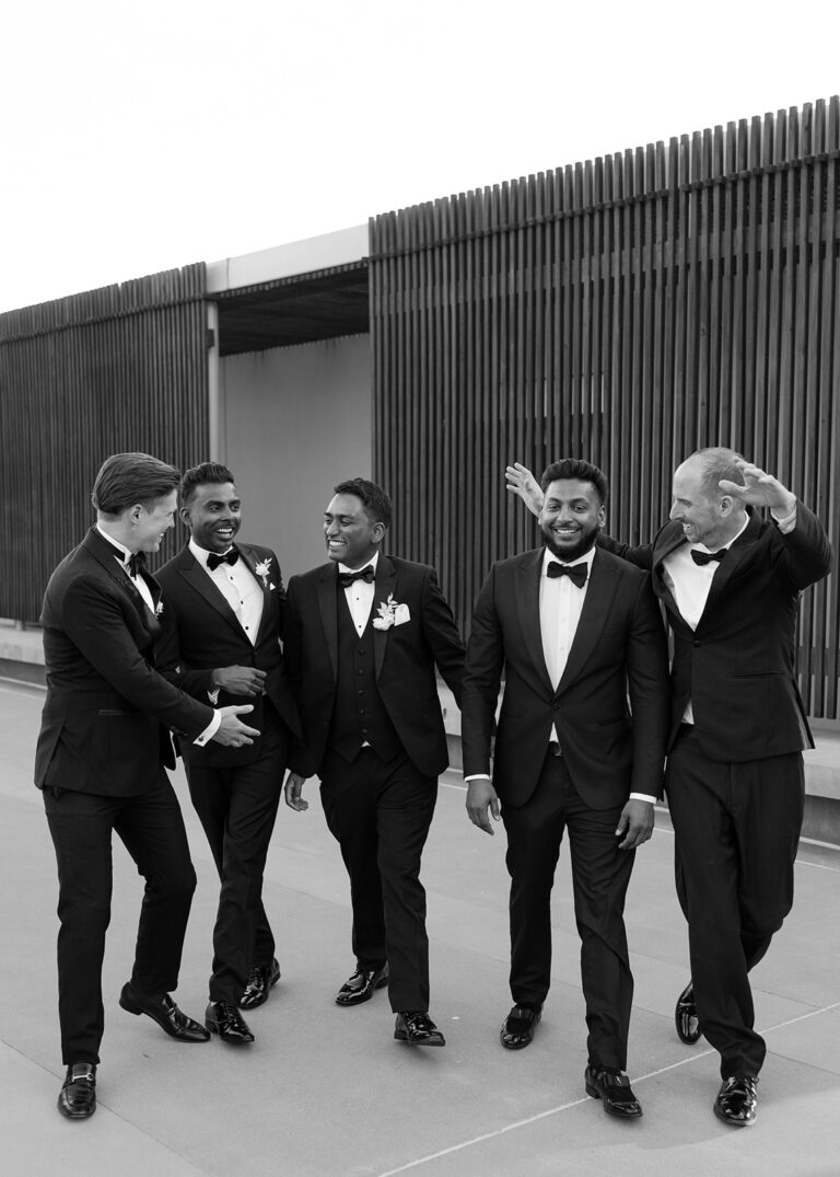 A Modern Coastal Scripps Seaside Forum Wedding | sereneeventsanddesign.com